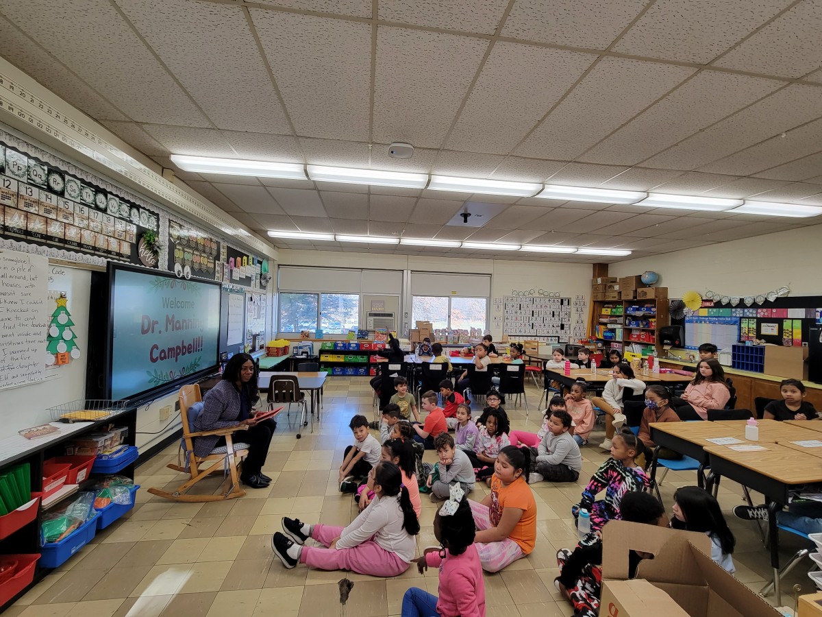 Temple Hill Hosts: Holiday Readers - Temple Hill Academy - NECSD